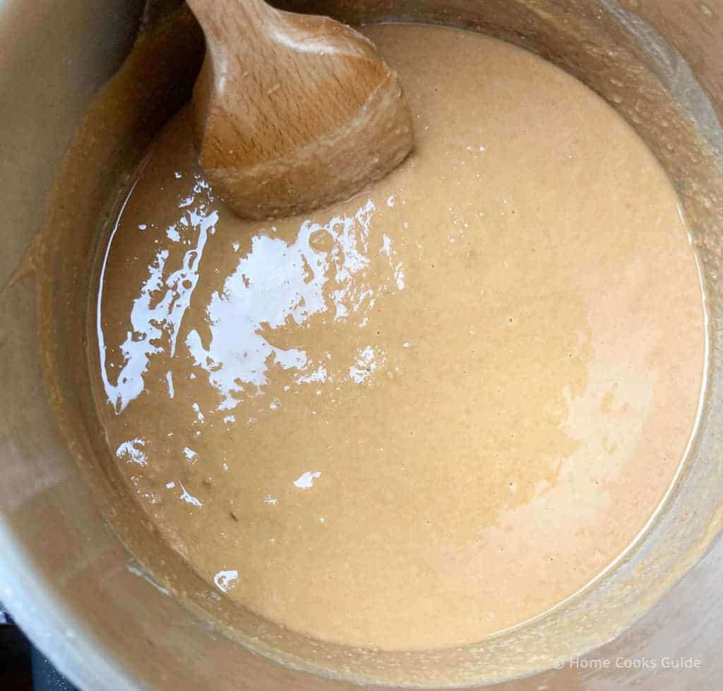 How To Make a Dark Cajun Roux - Home Cooks Guide